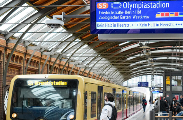 У Берліні запровадили систему для моніторингу заповненості вагонів перед прибуттям потяга S-Bahn ...